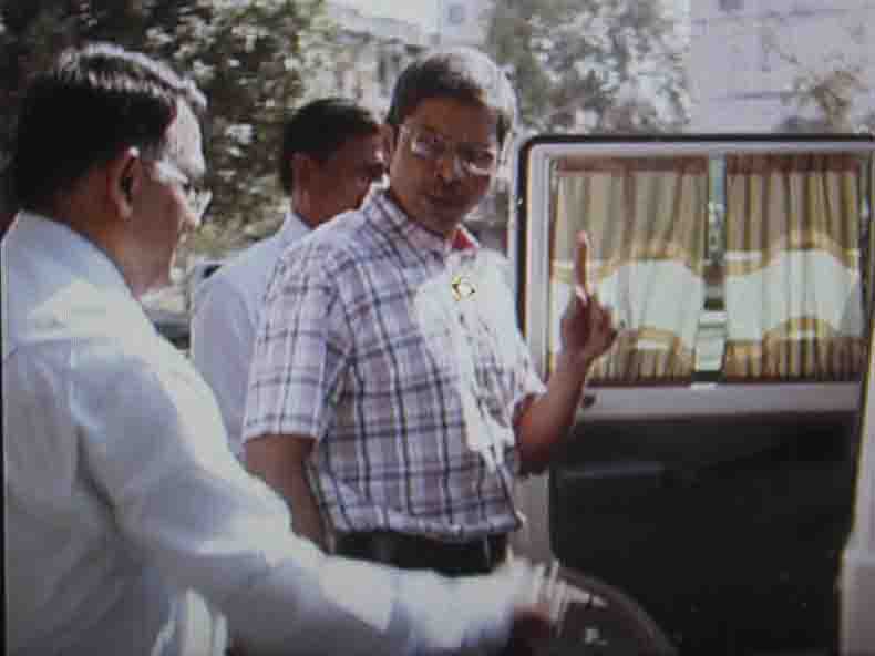 CBI arrests IPS GL Singhal in Ishrat Jahan encounter case | DeshGujarat