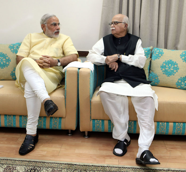 Narendra Modi meets LK Advani | DeshGujarat